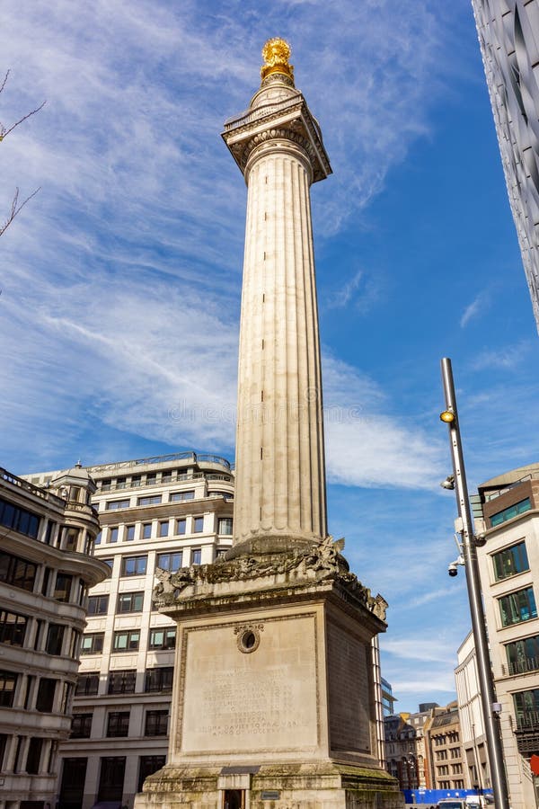 Monument To Great Fire of London in 1666, UK Stock Illustration ...