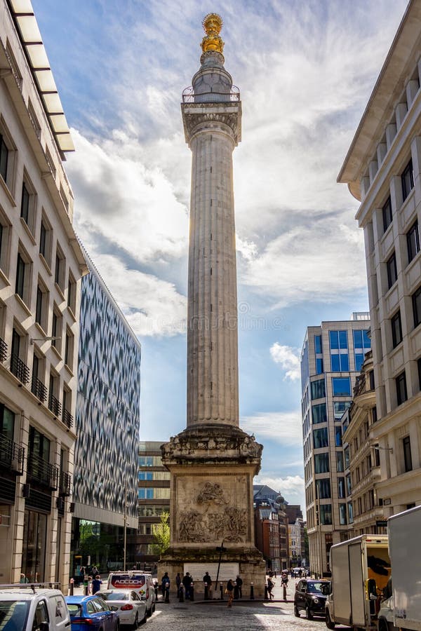 Monument To Great Fire of London in 1666, UK Editorial Photography ...
