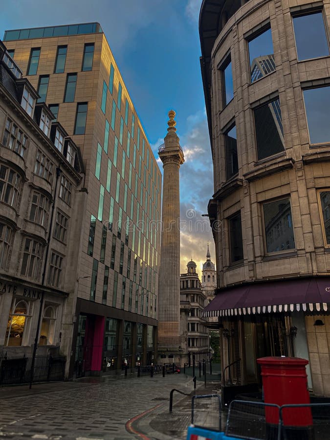 Monument To the Great Fire in London Editorial Photography - Image of ...