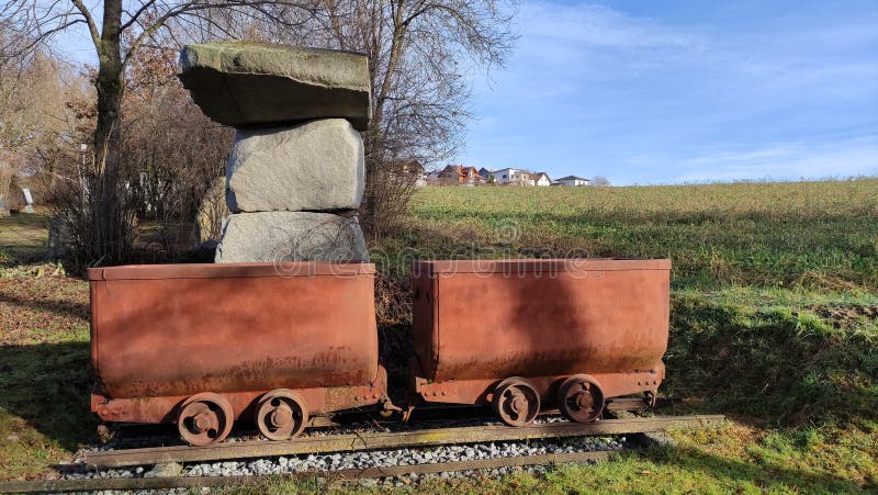 Monument To the Stonemasons Stock Photo - Image of plant, stonema ...