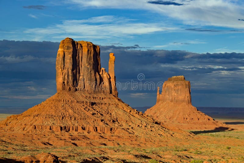 Monument Valley - Utah - USA - the Mittens Butte Image stock - Image du ...