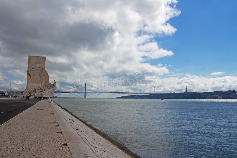 Monument van de Ontdekkers stock foto. Image of portugal - 51666878