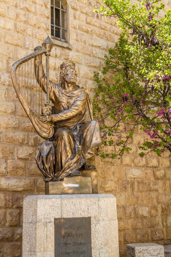 Die Statue Von König David Die Harfe in Jerusalem, Israel Spielend ...