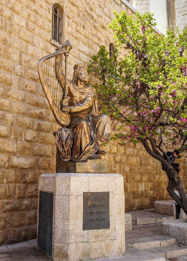 Die Statue Von König David Die Harfe in Jerusalem, Israel Spielend ...