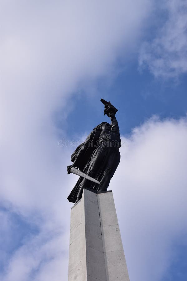 Monumental editorial image. Image of spring, tree, wood - 88337135