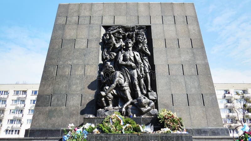 Monumento Aos Heróis Do Gueto Em Varsóvia, Polônia, Europa Foto de ...