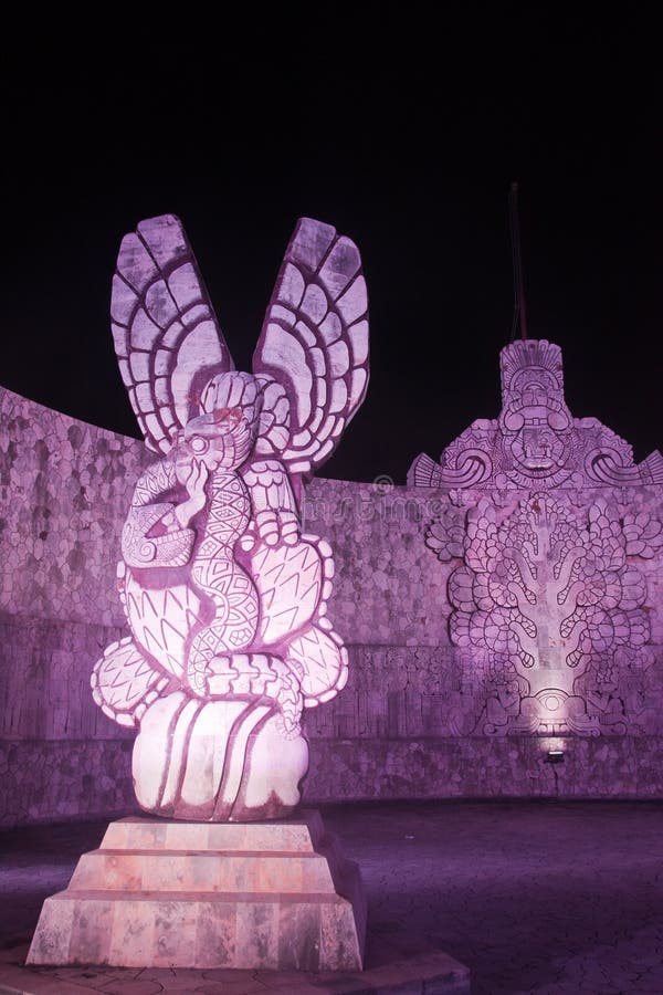 Monumento De La Bandera En Merida Yucatan Imagen de archivo editorial ...