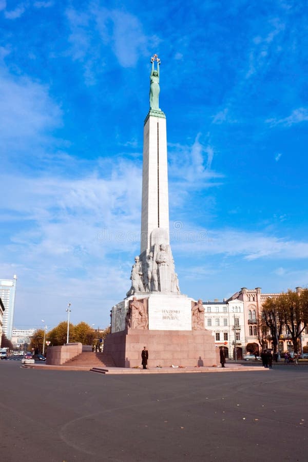Monumento Di Libertà, Riga (Lettonia) Fotografia Editoriale - Immagine ...