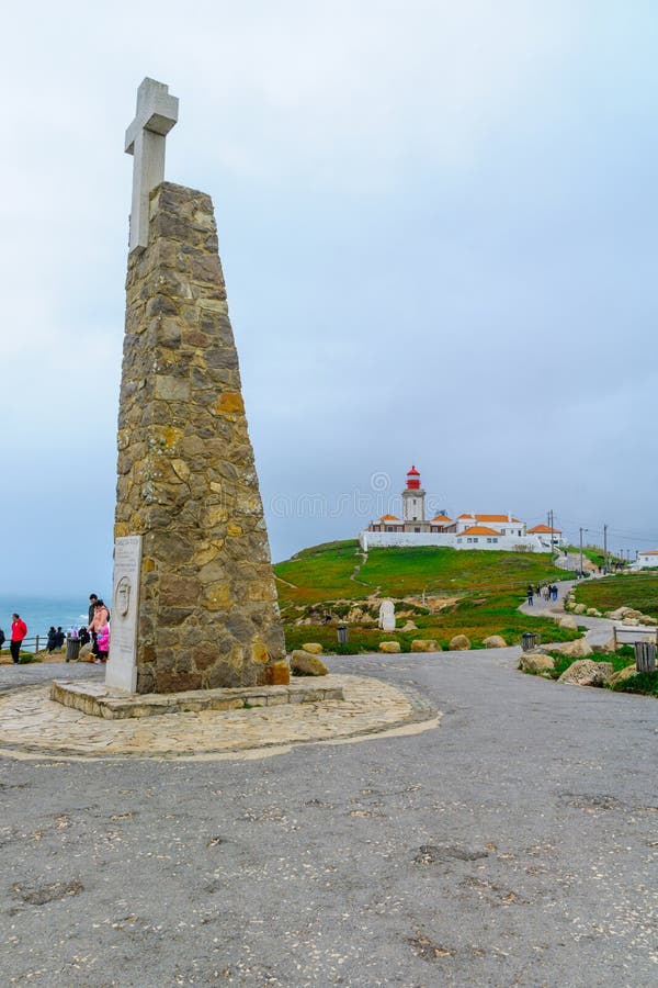 Monumento E Faro Del Da Roca Del Capo Di Cabo Fotografia Stock ...