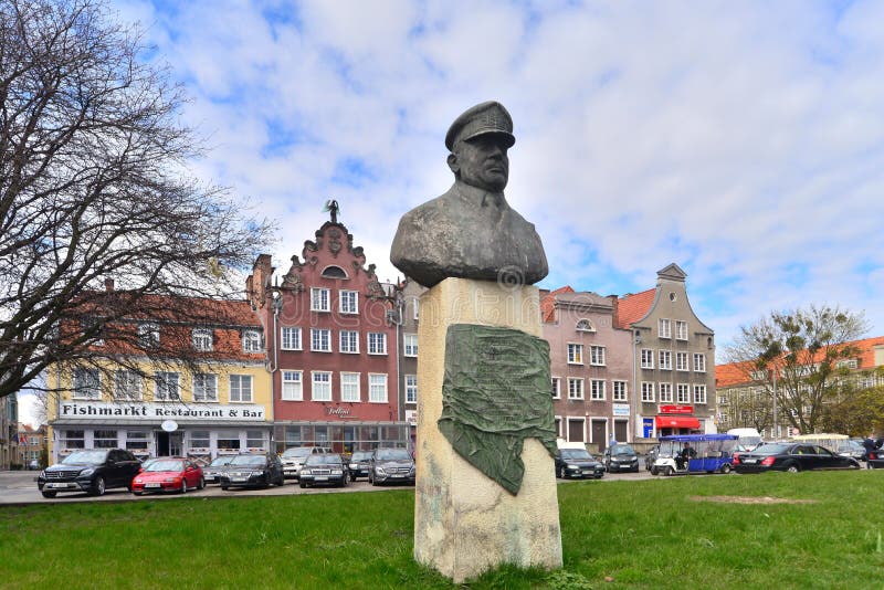 Monumento en Gdansk foto de archivo editorial. Imagen de segundo - 55298523