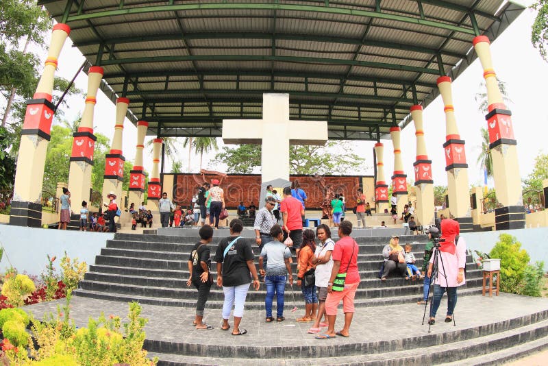 Monumento En La Isla De Mansinam Foto editorial - Imagen de indonesios ...