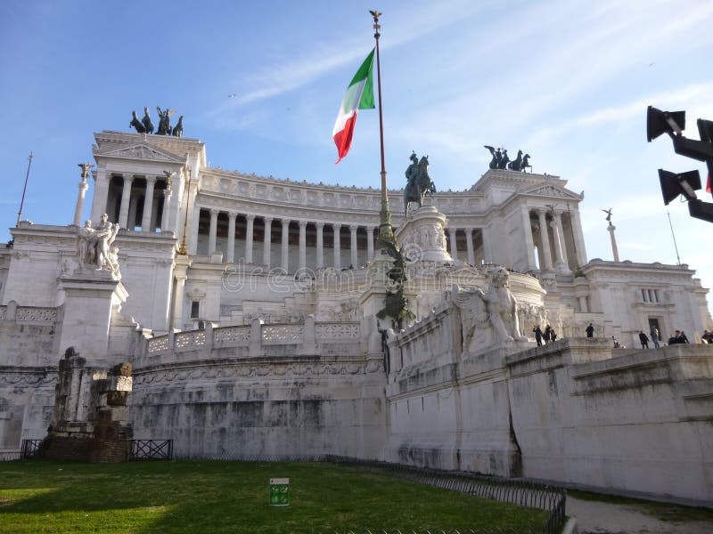 Monumento italiano em Roma foto de stock. Imagem de monumento - 99962250