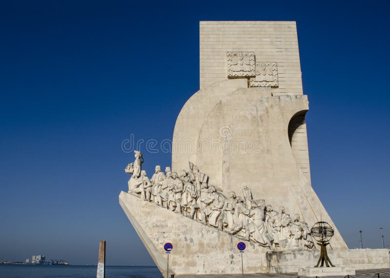 Monumento a Los Descubridores En Lisboa Foto de archivo editorial ...