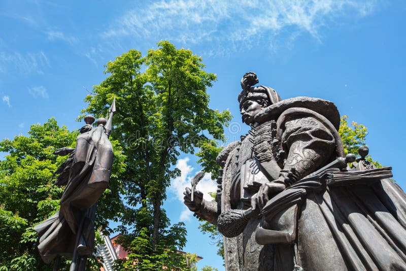 Monumento a Pylyp Orlyk En Kyiv Ucrania Foto editorial - Imagen de ...