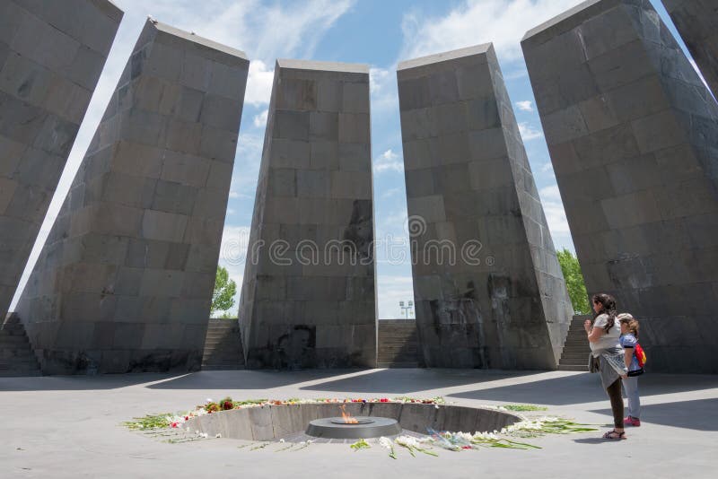 Monumento Y Museo Del Genocidio Armenio En La Armenia De Yerevan. Foto ... Monumento Y Museo Del Genocidio Armenio En La Armenia De Yerevan. Foto ...
