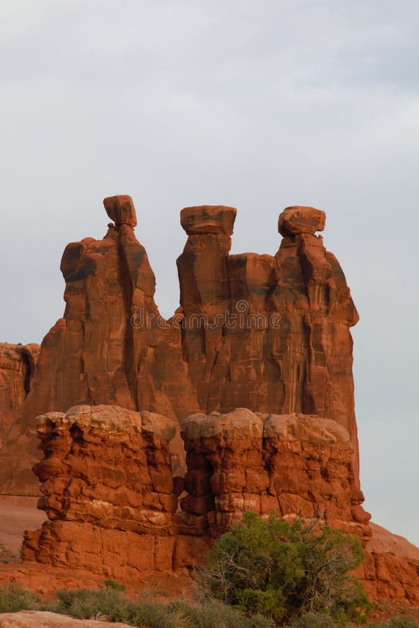 Montagnes Rouges De Roche En Utah Du Sud, Etats-Unis. Photo stock ...