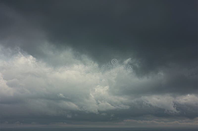 Moody Overcast Sky, Solid Grey Clouds Create Dramatic Atmospheric ...