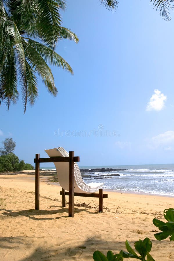 Mooi strand stock foto. Image of toevlucht, kokosnoot - 4898232