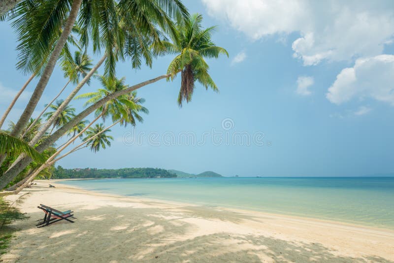 Mooi Tropisch Strandlandschap Bij Koh Kood Eiland Stock Afbeelding ...