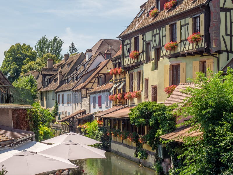 Mooi Middeleeuws Huis In Colmar Stad, Frankrijk Stock Foto - Afbeelding ...