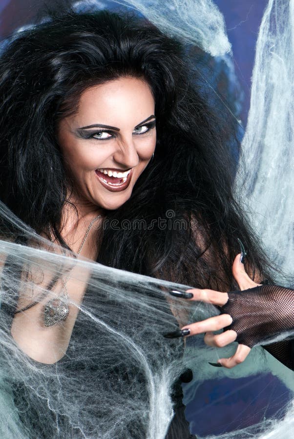 Mooie jonge heks stock afbeelding. Image of één, charme - 16604557