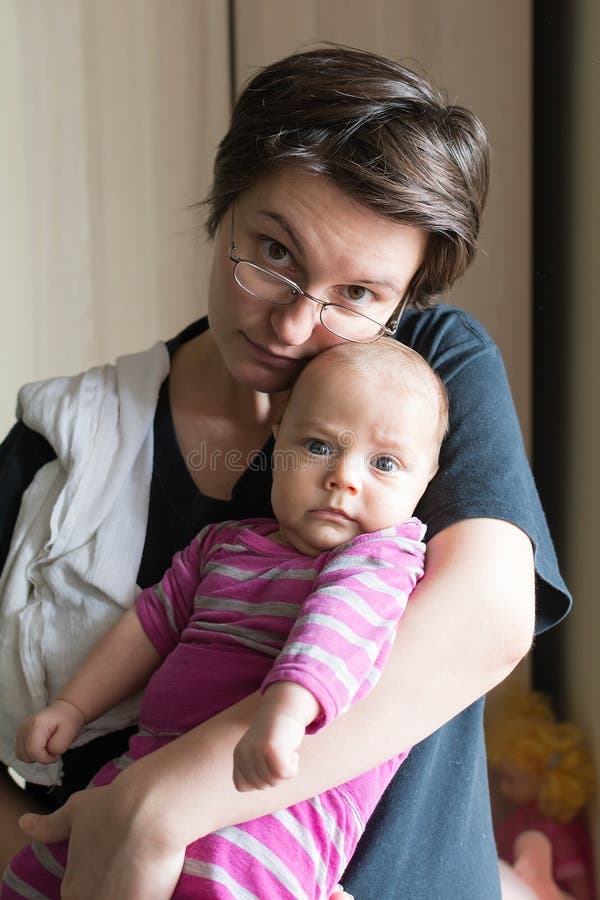 Mooie Moeder Die Haar Baby Kussen Stock Afbeelding - Image of baby ... Mooie Moeder Die Haar Baby Kussen Stock Afbeelding - Image of baby ...