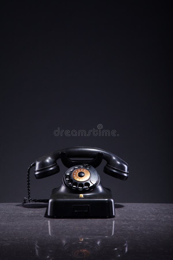 Mooie Oude Antieke Telefoon Stock Afbeelding - Image of koord, gesprek ...