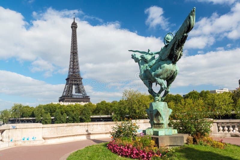 Mooie plaats in Parijs stock afbeelding. Image of beroemd - 36477815