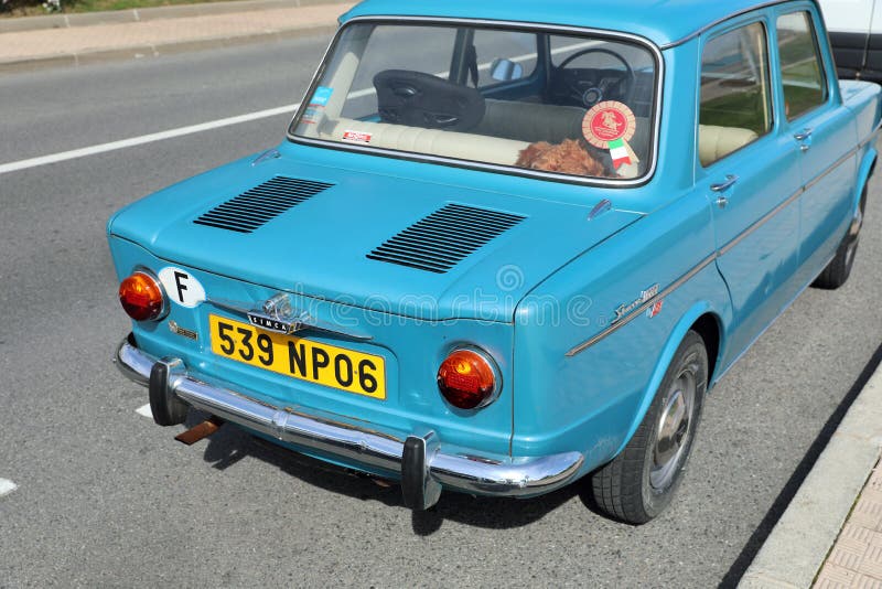 Mooie Retro Blauwe Auto Simca 1000 Achtermening Redactionele Stock ...