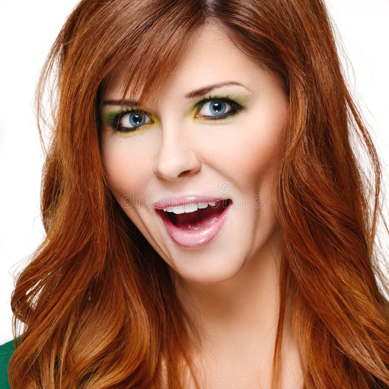 Mooie vrouw met rood haar stock foto. Image of leuk, ogen - 28744758