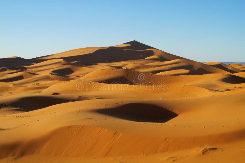 Mooie Zandduinen in De Woestijn Van De Sahara Stock Afbeelding - Image ...