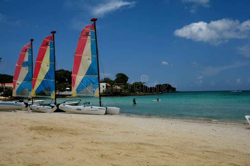 Mooie Die Zeilboten in Het Kanaal Worden Vastgelegd Redactionele ...