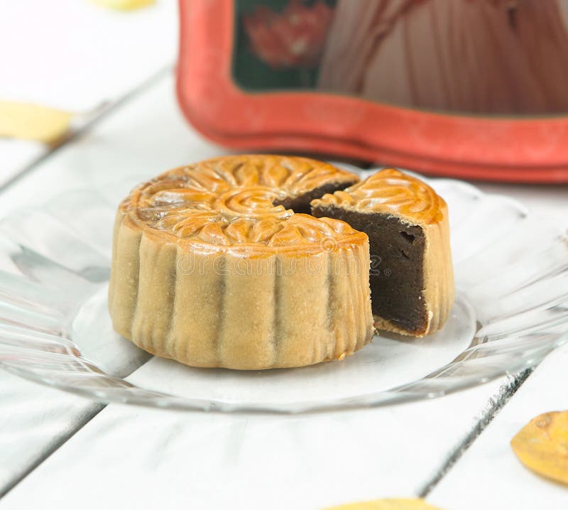 Chinese moon cake and tea stock image. Image of mooncake - 19796103