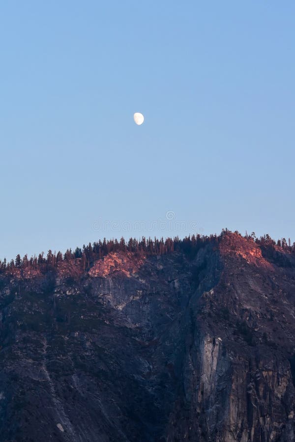 Moon over Yosemite Valley stock photo. Image of moon - 141046450
