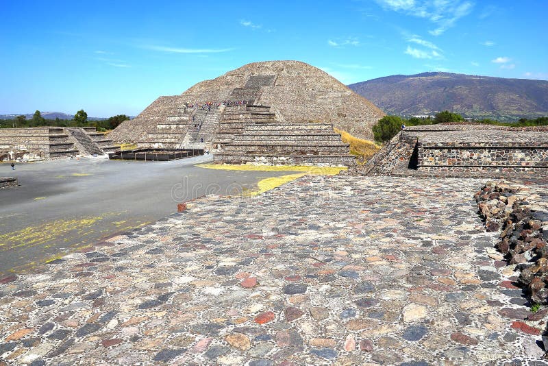 Moon Pyramid in Teotihuacan, Mexico II Stock Image - Image of mayas ...
