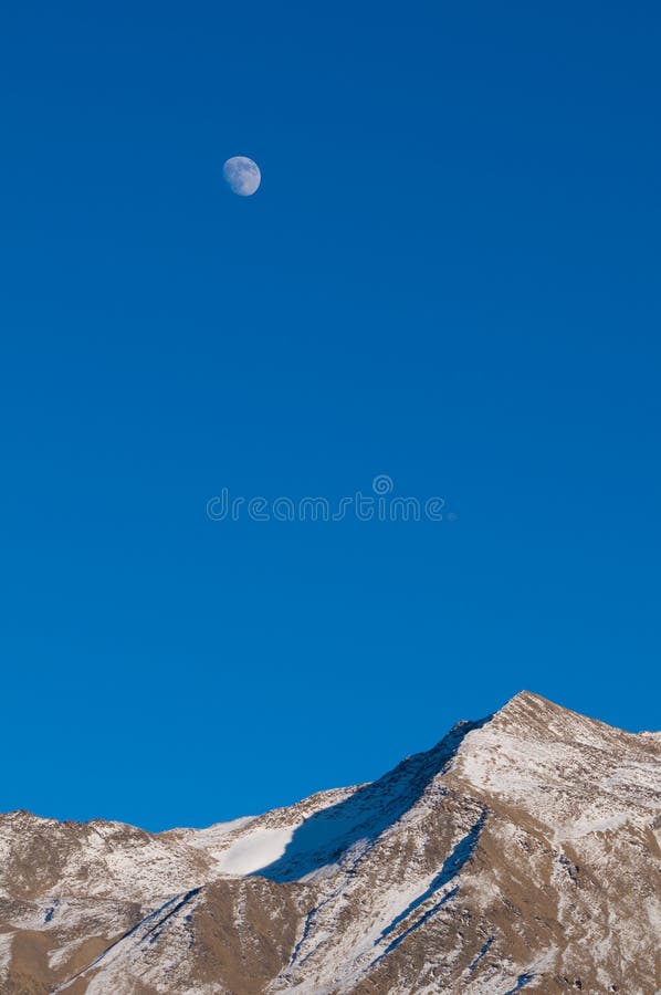 Moon rise over mountain stock image. Image of moon, mountain - 7429681