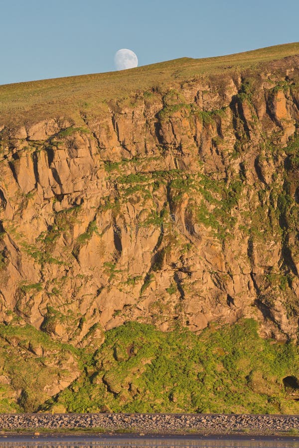 Moon rise stock image. Image of lake, rise, cloud, moon - 35593339