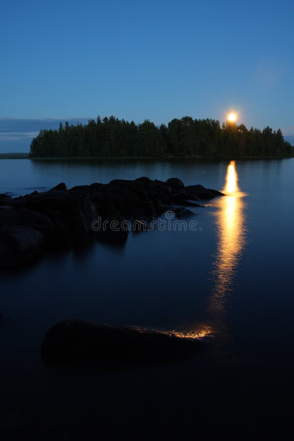 Moon Rising Picture. Image: 6240003