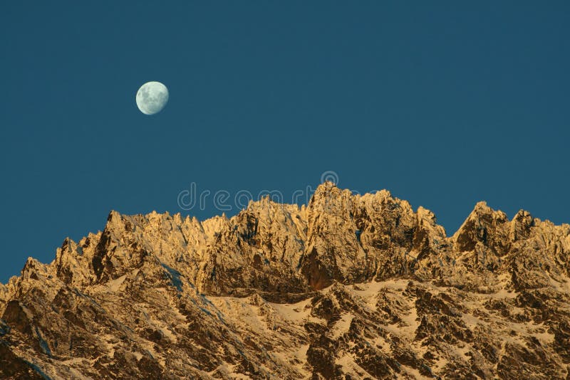Moon Rising Over Remarkables Stock Photo - Image of otako, peak: 6692432