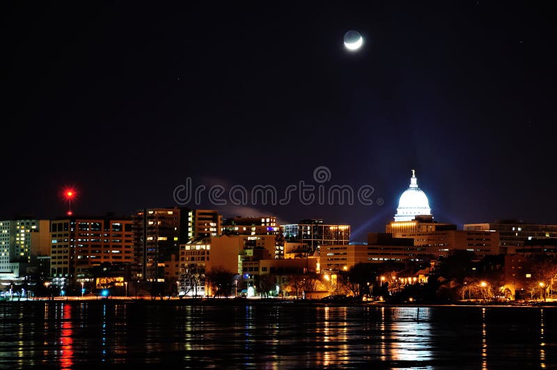 Moon set over Madison stock image. Image of capitol, frigid - 25720837