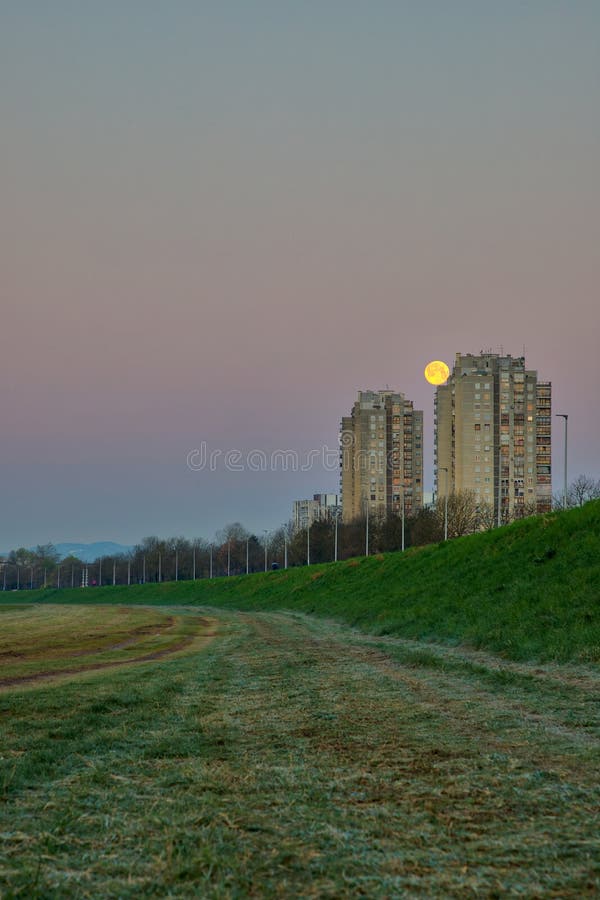 Moon Setting Down in the Morning Stock Image - Image of phases, moon ...