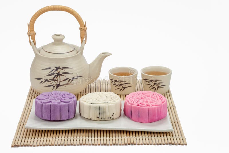 Mooncake with Tea in Mid-Autumn Festival Stock Image - Image of autumn ...