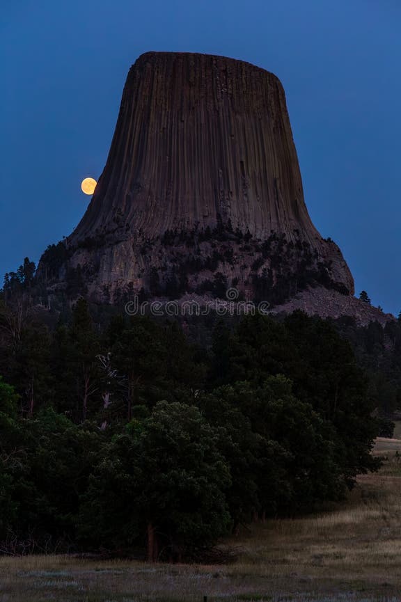 Moonrise Going Behind Devils Tower, Devils Tower National Monument, Wyoming Stock Image - Image ...
