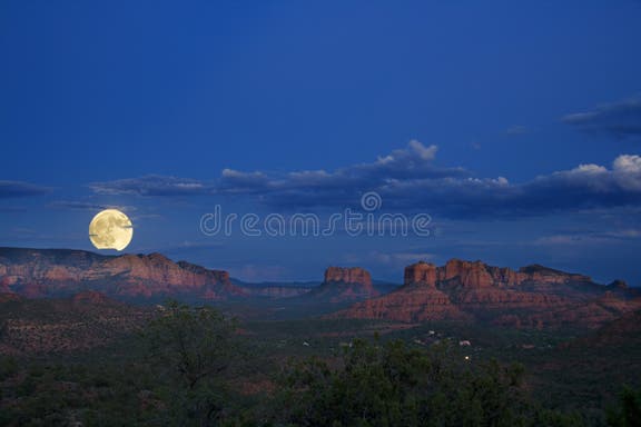 Moonrise over Red Rocks stock photo. Image of vacations - 3393550
