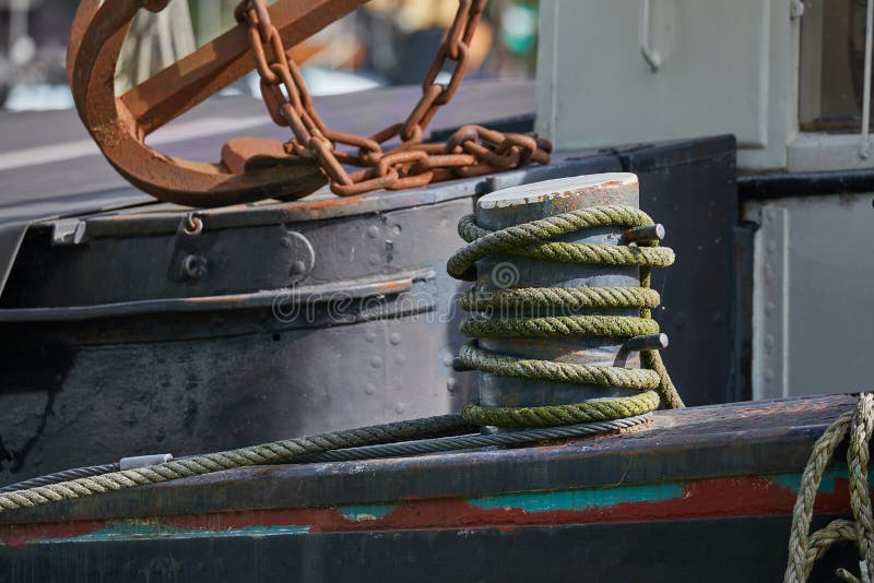 Mooring Rope Tied on a Shipp Stock Photo - Image of navigation, dock ...