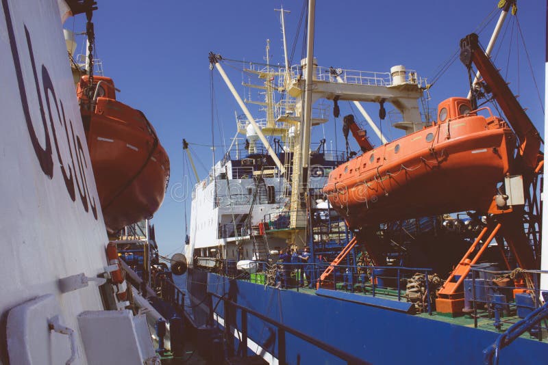 Mooring of ships at sea editorial photo. Image of mooring - 47308461