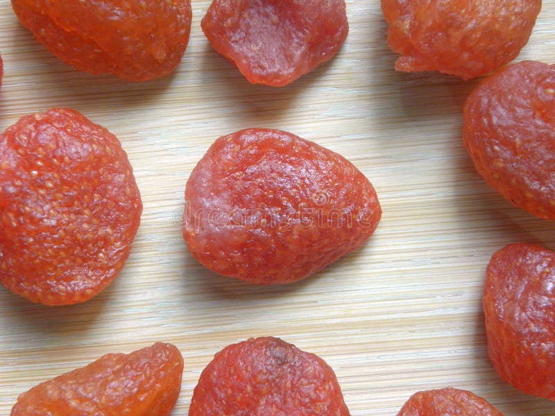 Morango seco vermelho imagem de stock. Imagem de fresco - 194971681