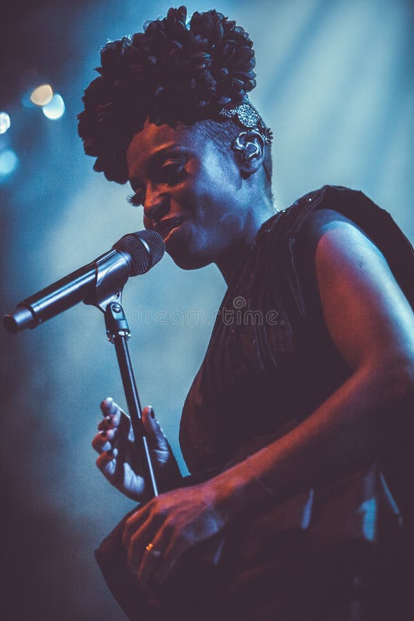 Morcheeba and Skye Edwards in Moscow Editorial Photo - Image of singer ...