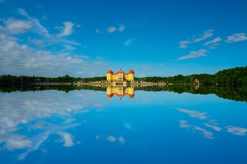 Moritzburg Castle Baroque Castle on the Lake. Moritzburg, Saxony ...