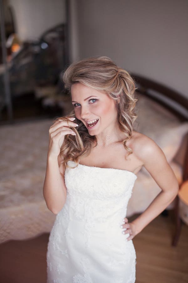 Morning Set of the Bride for a Wedding, Shoes and Earrings 1 Stock ...